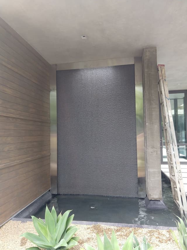 Water Wall Installation in Pacific Palisades | Pacific Pond and Aquarium